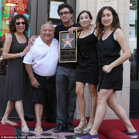 Danny DeVito Walks Arm In Arm With Mini Me Babe Lucy Hollywood Walk Of Fame Danny Devito