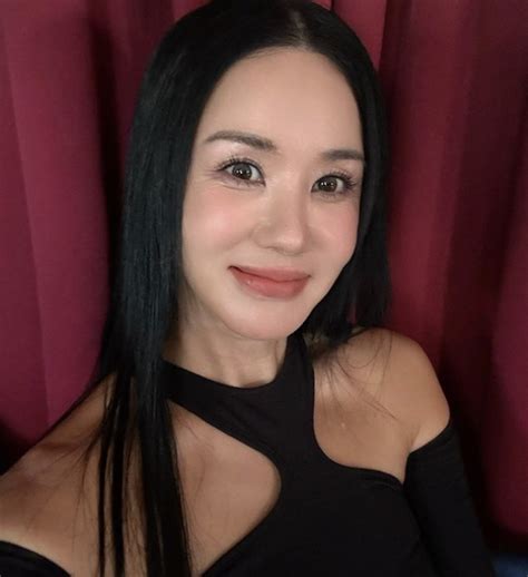 Lets Focus On Um Jung Hwas Future The Agency Is Still Undecided I Sportschosun