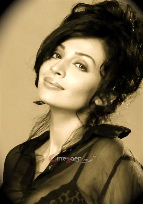Flora Saini Sexy Photos