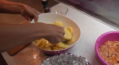 Свиная вырезка запеченная в духовке в фольге Смотреть онлайн в поиске Яндекса по Видео