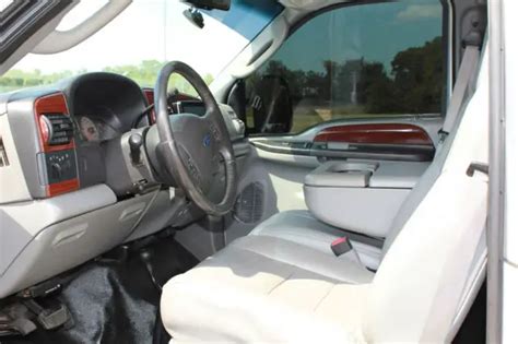 Ford F350 Crew Cab Lariat Flatbed