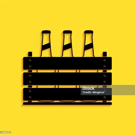 노란색 배경에 고립 된 맥주 병 아이콘의 블랙 팩 나무 상자와 맥주 병 케이스 상자 맥주 상자 기호 긴 그림자 스타일 벡터 0명에 대한 스톡 벡터 아트 및 기타 이미지