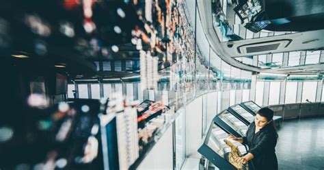 Unlocking Advanced Capabilities Hybrid Architectures Combining Retrieval Augmented Generation