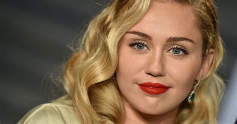 Miley Cyrus Exploits The Instagram Egg To Deny Pregnancy Rumors