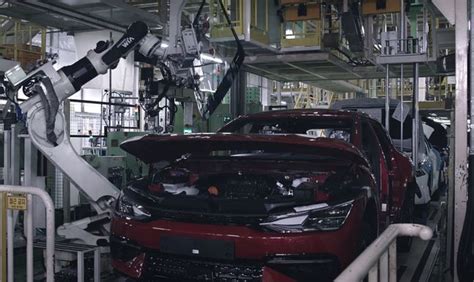 전기차 공장에 사람이 안보인다기아 Ev6 제조공정 공개