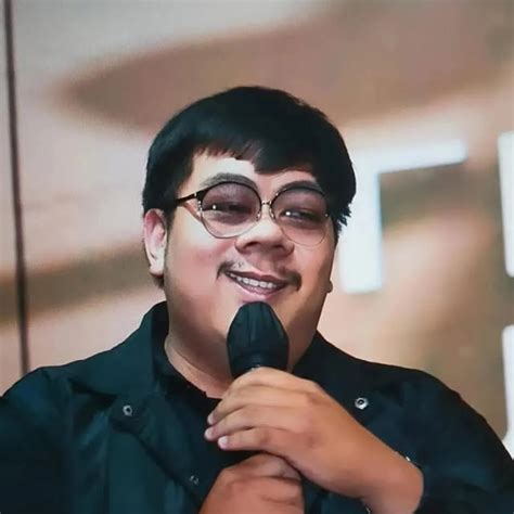 Valen Valen Stv • Threads Say More