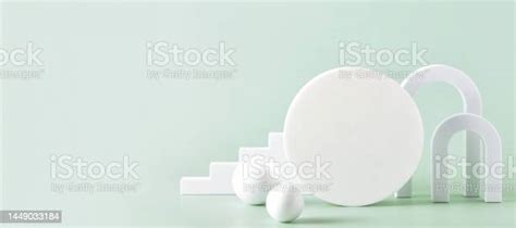 기치 제품 프레젠테이션을 위한 파스텔 색상의 다양한 기하학적 형태와 연단이 있는 추상적인 배경 0명에 대한 스톡 사진 및 기타