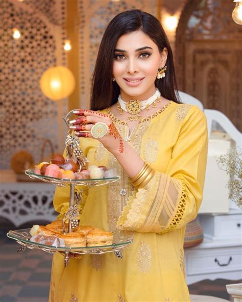 Eshal Fayyaz Opinion On Love Marriage Vs Arranged Marriage Reviewit Pk