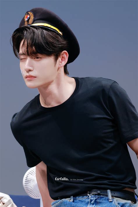 [잡담] 김지웅 고화질 얼굴좀 봐 진짜 미쳤어 인스티즈 Instiz 연예 카테고리