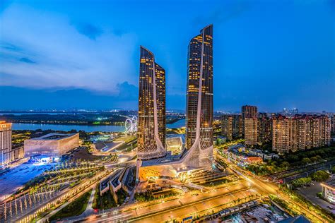 南京建邺区河西的一些城市风光，包含奥体中心