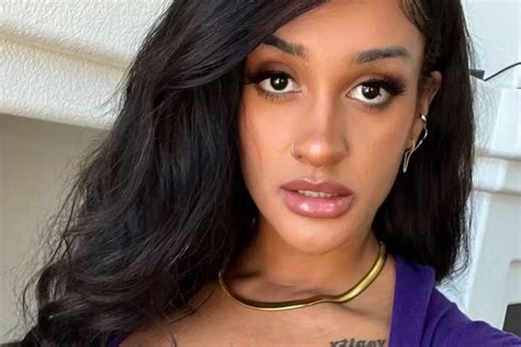 Zoey Sinn Ethnicity Everything Need To Know Gossips Mylinkbook