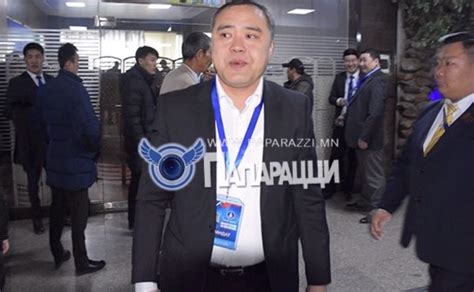 Улс төрч хүн гэр бүлийн тогтвортой амьдралтай байх хэрэгтэй