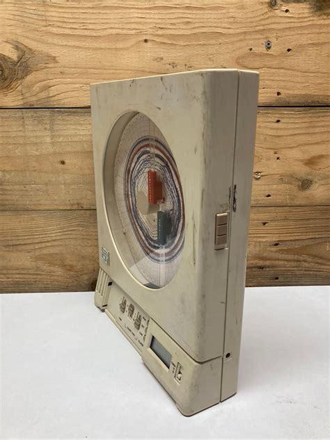 Universal Circular Temperature And Humidity Chart Recorder Ct485 Cmc Omega