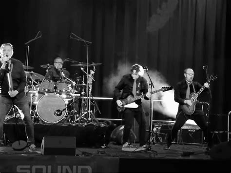 Dingus Vi Avslutter Teambuildinghelga Med En Liten Trudelutt Eller