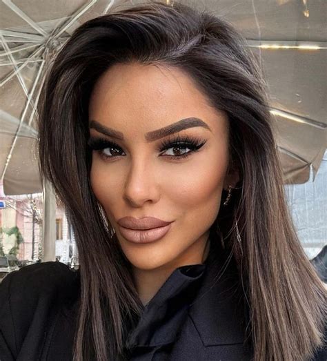 Aleks Nikolić Pokazala Stan Evo Gde Se Uskoro Useljava Sa Carem I