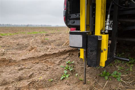 토양 샘플링 토양 프로브 샘플러로 샘플을 채취하는 토양 시료에 대한 자동 프로브 환경 보호 유기 토양 인증 연구 검사 보기에
