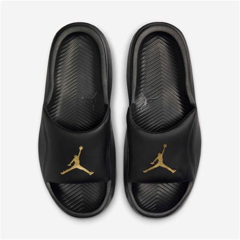 Buy Jordan Franchise Slides Blackmetallic Gold Nike Uae