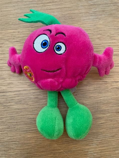 Nestle Munch Bunch Yogurt Rozzy Raspberry Pink Fruit Soft Plush Toy 8