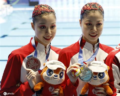 林彦君林彦含世锦赛花游女子双人技术自选摘银！