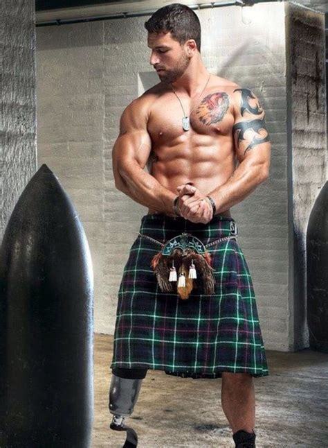 Pin By Colin Andertosh On Whits Under Yer Kilt Men In Kilts Muscle
