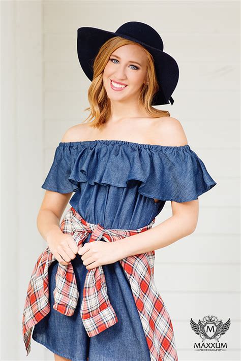 Taylor Staley High Class Of 2017 Kansas City Senior Photographer Maxxum Photography