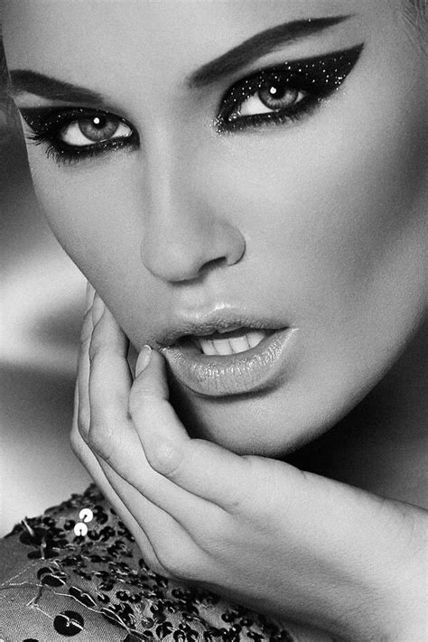 Ola F Beauty Pin 19386304