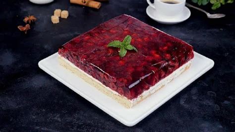 طرز تهیه چیز کیک انار یخچالی ساده و خوشمزه با بیسکویت ساقه طلایی برای