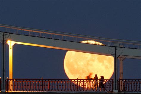 Sturgeon Moon Supermoon Lights Up The Night Sky August 11 2025