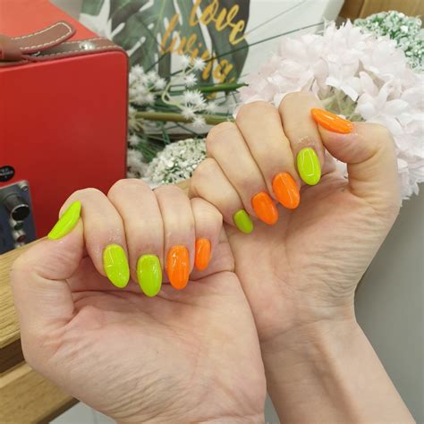 형광 네일
