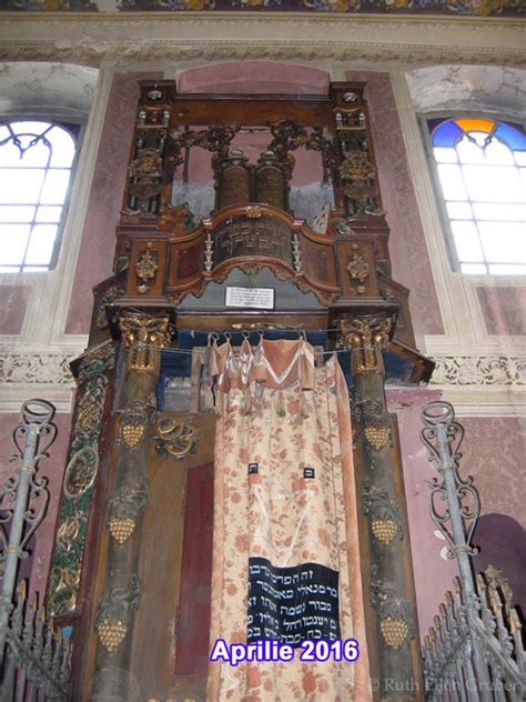 Chivotul Sfânt De La Sinagoga Din Siret A Fost Vândut Cu 50000 De