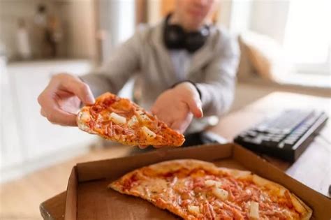 People Mind Blown After Discovering You Can Cook Frozen Pizza One Slice