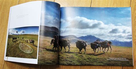 Фотосэтгүүлч П Баттулга нүүдэлчидтэй цуг нүүсээр явна