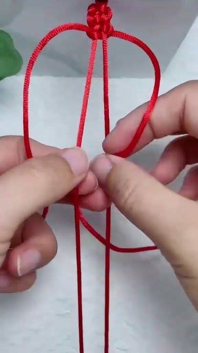 How To Tie A Red Bracelet From Start To Finish Diy Diycraft