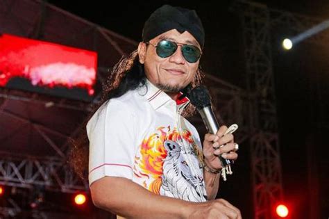 Kronologi Gus Miftah Dihujat karena Hina Pedagang Es Teh : Okezone Celebrity
