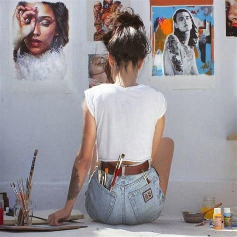 عکس پروفایل دختر در حال نقاشی کشیدن زیبا، فانتزی و جذاب مینویسم