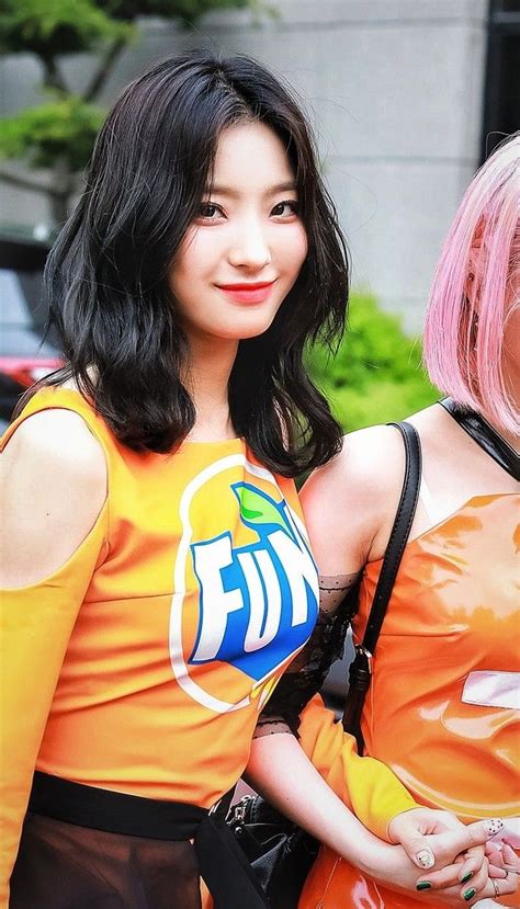 Pin By ☠️d A O H☠️ On 01 Lee Sae Rom 🦊 이새롬 Women Pledis Entertainment Striped Top