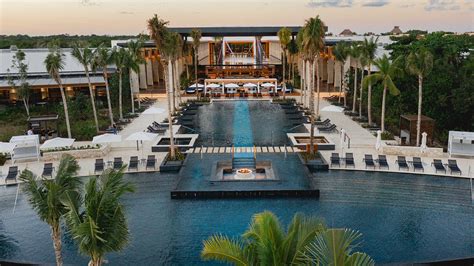 The 16 Best Hilton Resorts In The World 2022