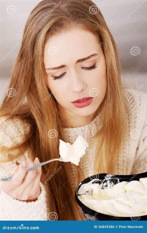 Woman Eating Herself Out Telegraph