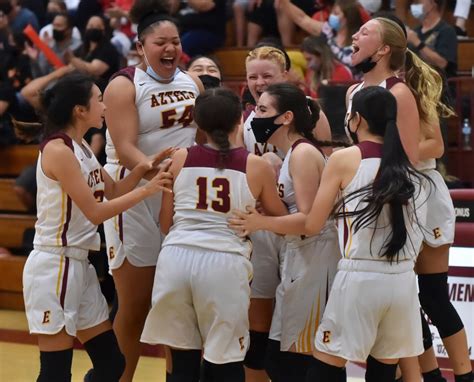 Esperanza Girls Basketball Continues Magical Run Upsets Rosary To