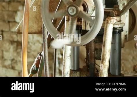 Undercutting Device Masonry Of The House Machine Cut And Insulating The