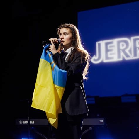 Jerry Heil розповіла на кого навчається в США Woman Magazine