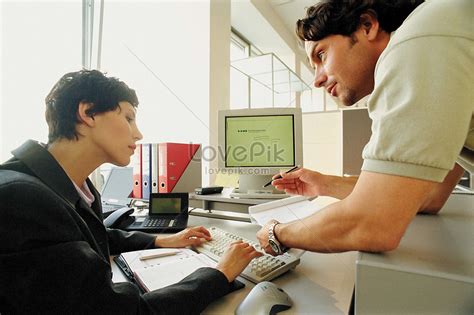 사무실에서 논의하는 실업가 사진 무료 다운로드 Lovepik