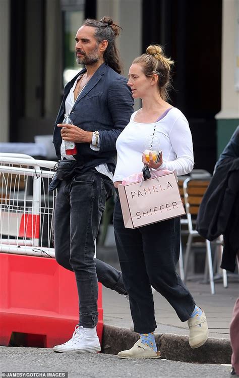 Inside Russell Brands Marriage To Wife Laura Gallacher Pair Met
