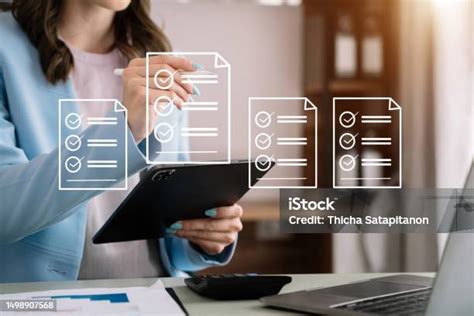 온라인 비즈니스 계약 전자 서명 전자 서명 디지털 문서 관리 종이없는 사무실 작업 터치 스크린 태블릿 가상현실에 대한 스톡 사진 및 기타 이미지 Istock