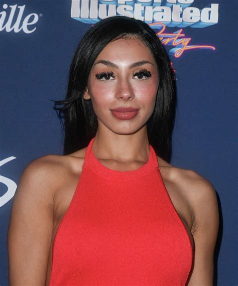 Texas Onlyfans Model Says Sherrone Moore Dmed Her After Leaving Jail