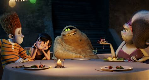 Hotel Transylvania Hd Wallpaper Murray Jonathan And Mavis Dinner Scene