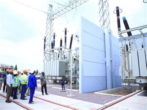 Construction Du Poste électrique De Kinsuka La Dg De Lare Satisfaite De Lavancement Des