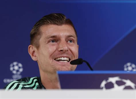 شوخی تونی کروس با کیلیان ام باپه با استفاده از عبارت لاک‌ پشت طرفداری