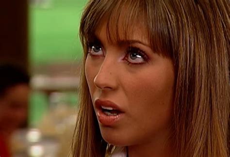 Sbt Tv Nesta Quinta Feira Mia Descobre Que Vick Mentiu Para Ela