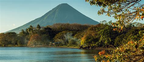 Nicaragua Volcanoes Lakes And Tropical Forests National Geographic